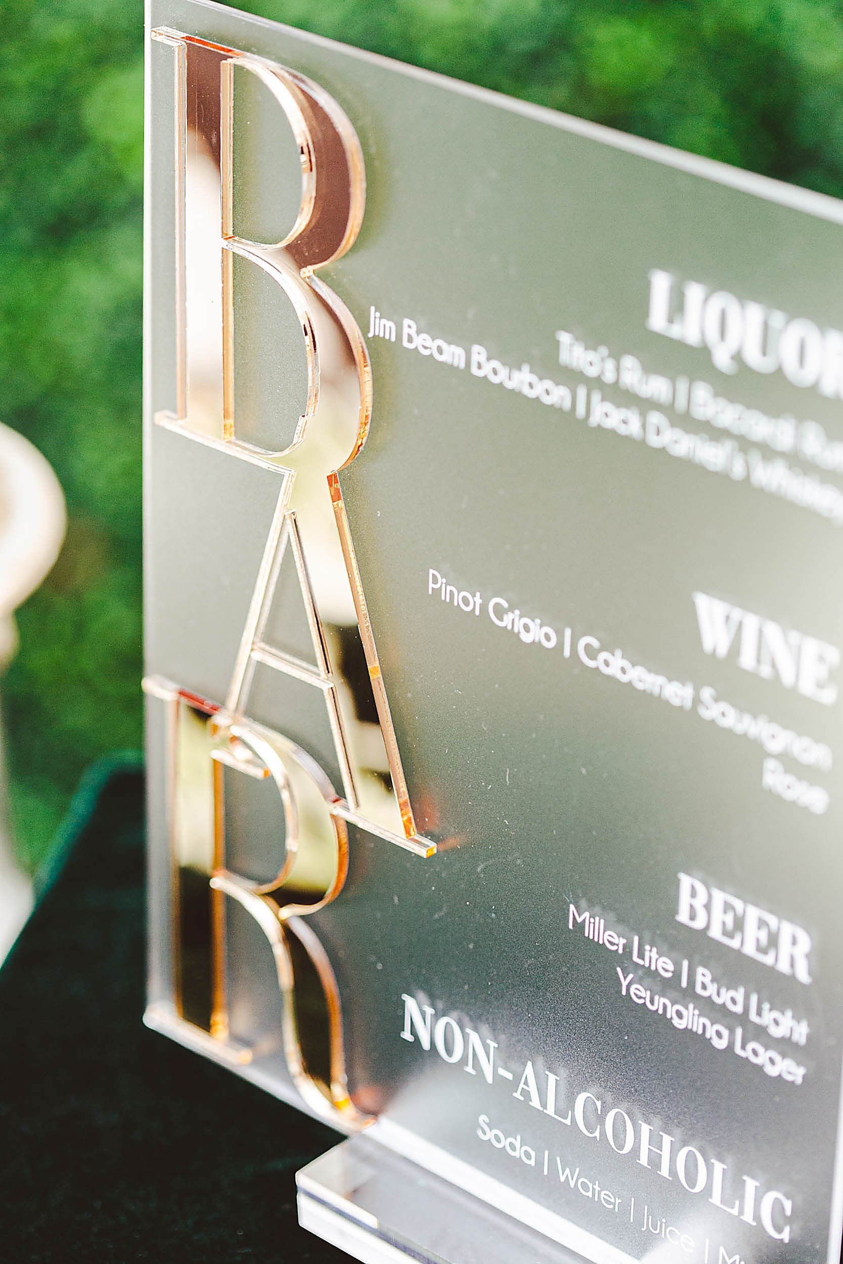 Acrylic bar sign wedding | Beachweddingtips.com